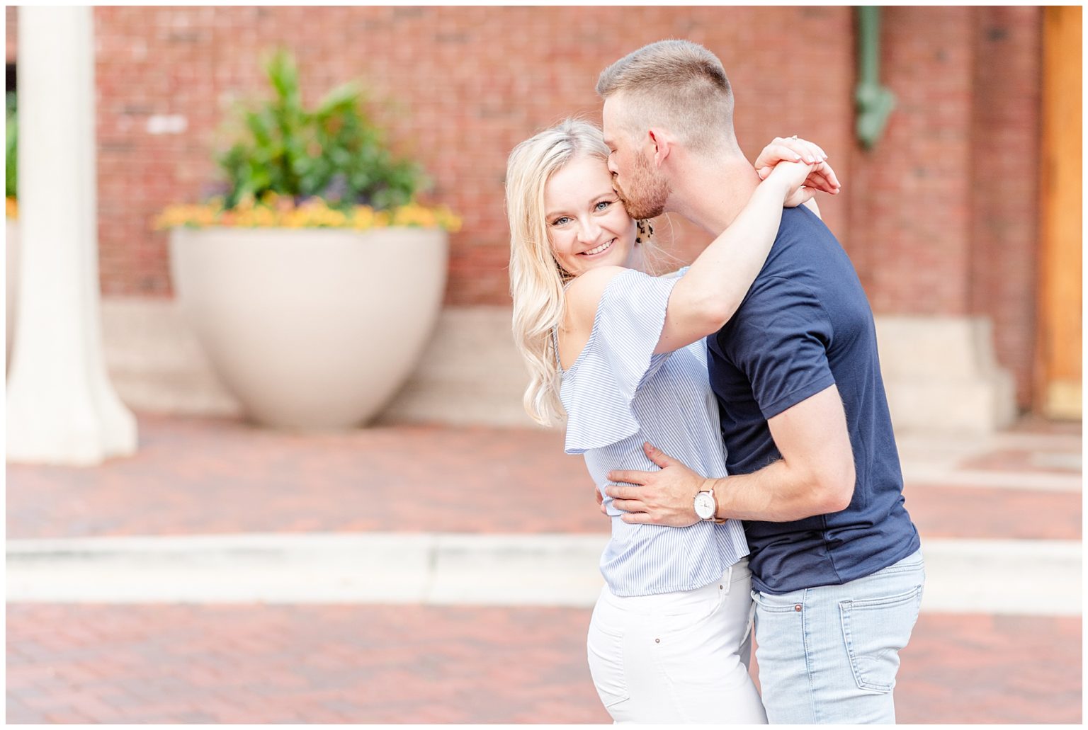 Lincoln Park Engagement | Haley + Christian · Bright, Joyful & Classic ...